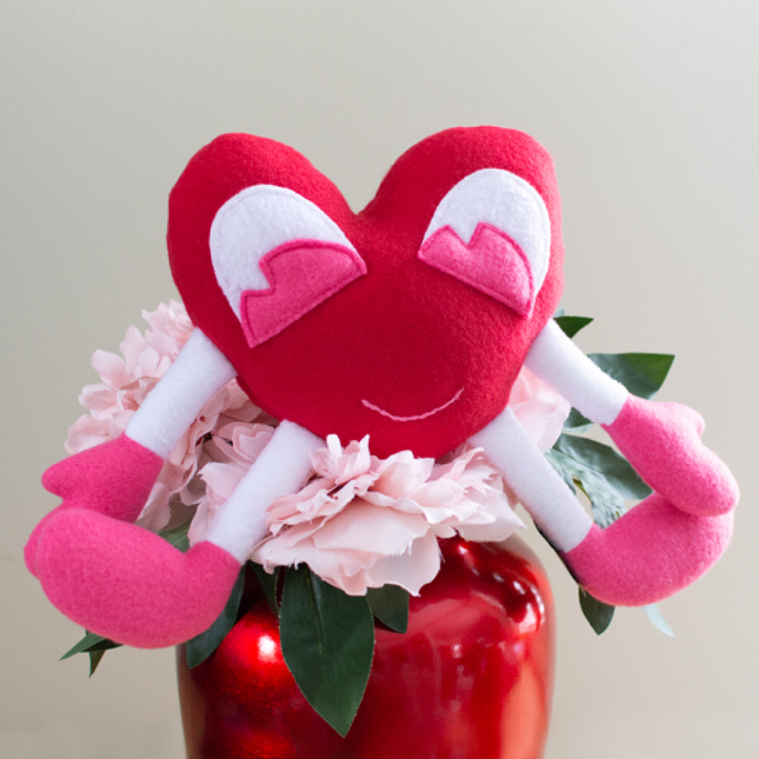 Free Stuffed Robot Pattern | LOVE BOT | Scratch and Stitch